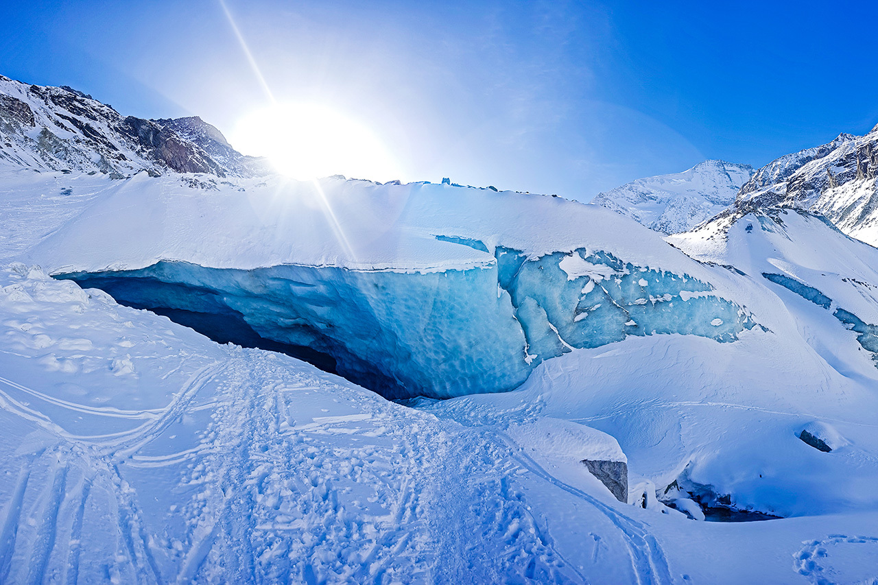 A la découverte des grottes du glacier de Zinal Bächli Bergsport